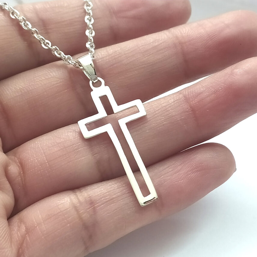 Collar Con Cruz Plata 925 – Taller de Joyería MARO
